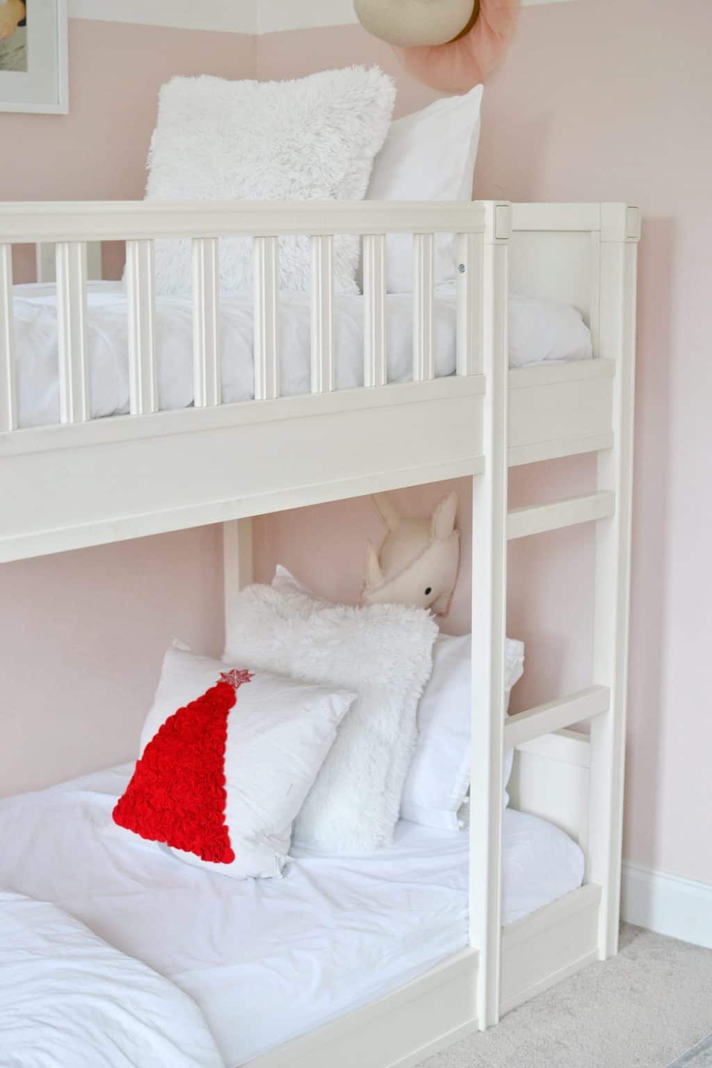 Christmas in The Girls Bedroom - Chrissy Marie Blog